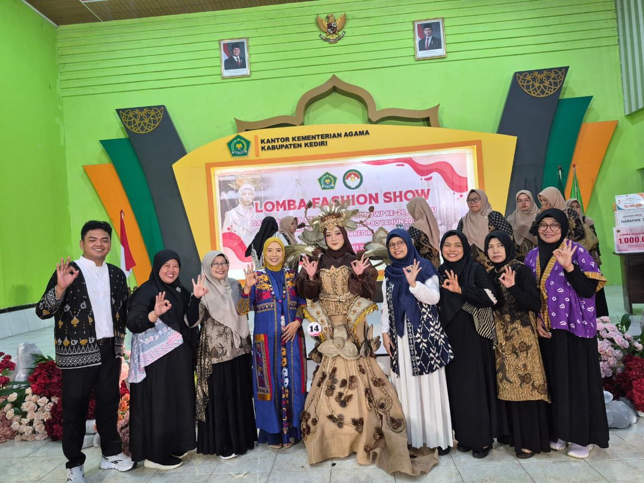 Fashion Show HAB Kemenag dan Hari Ibu Kediri: Busana Terbaik Bikin Juri ...
